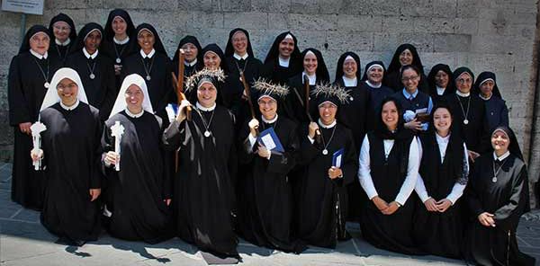 :: Corsia dei Servi :: Intervista a suor Maria Luisa, Consolatrice del ...